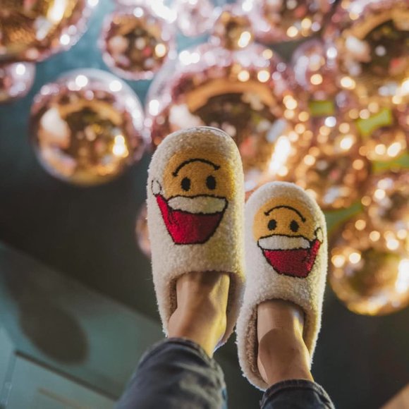 Manifesting Daydreams | Shoes | New Santa Happy Smiley Face Sherpa ...